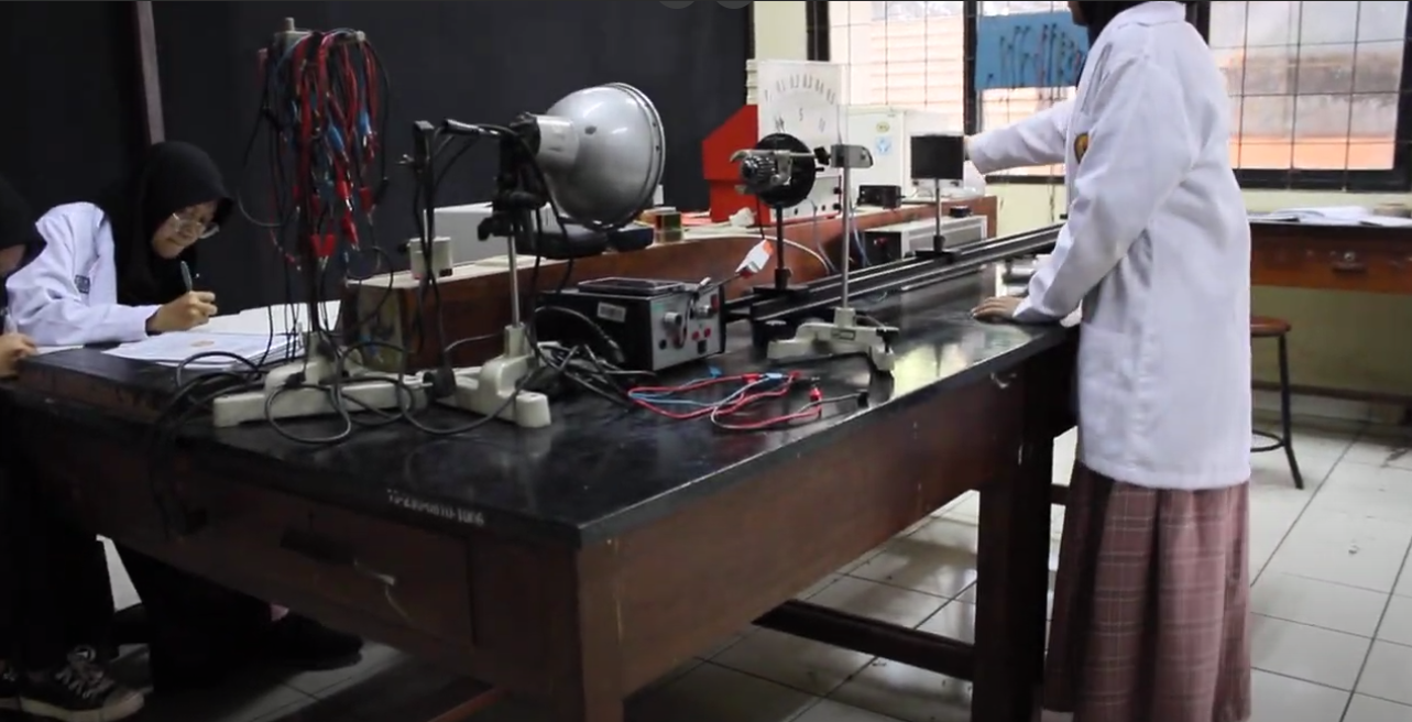 Lab Fisika Ekperimen - Fisika UNPAD